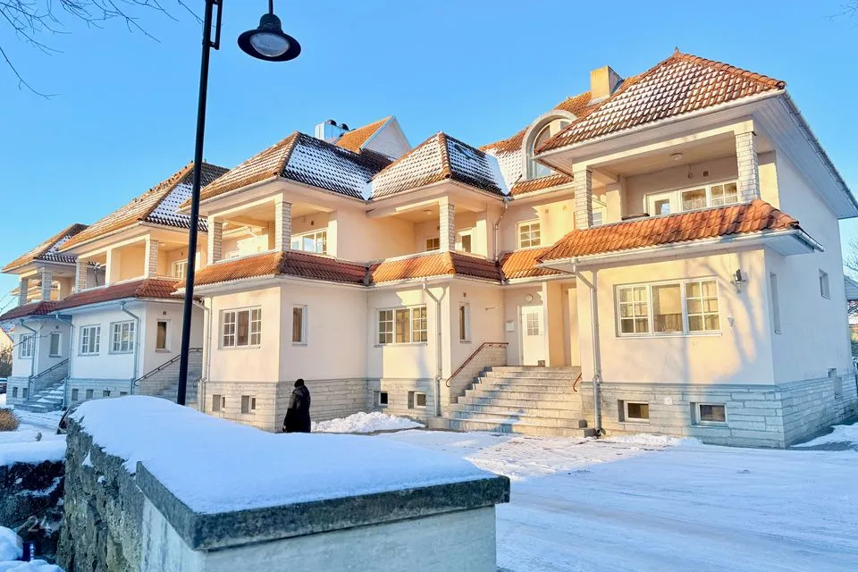 Müüa korter, 2 tuba, Tolli põik 2, Kuressaare linn, Saaremaa vald